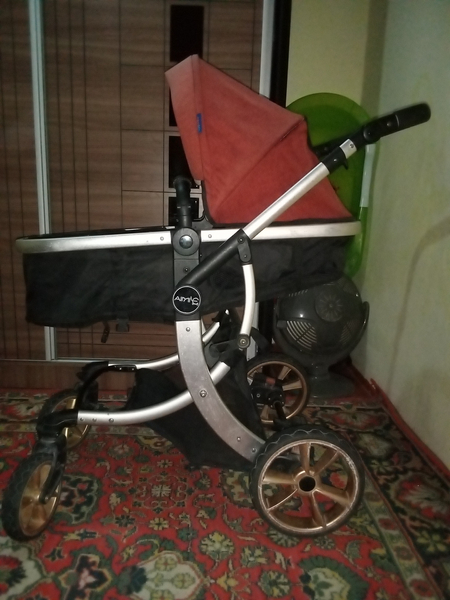 Продаётся коляска в хорошем состоянии