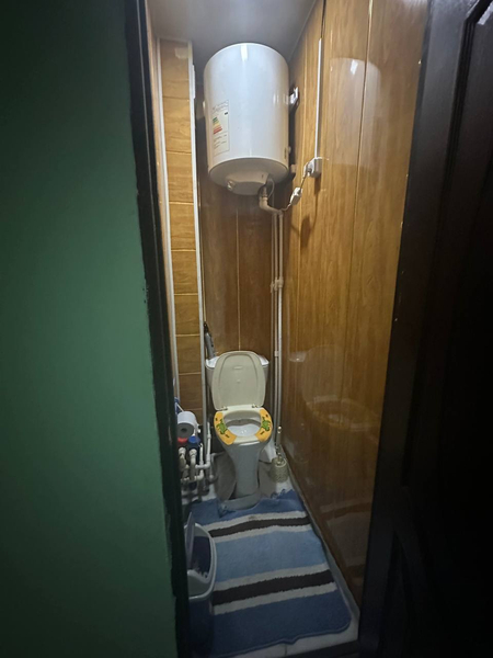 Продаётся 2 комнатная квартира на 1 ом этаже панельного дома в