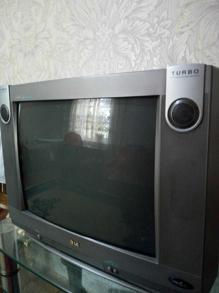 Телевизор LG TURBO в отличном состоянии, не обшарпанный