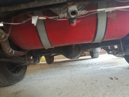 Damas sotiladi. Tez va arzon sotiladi. 4ta baloni yangi.