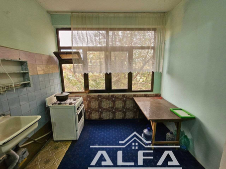 1 xonali 40m² 3-qavat sotiladi.