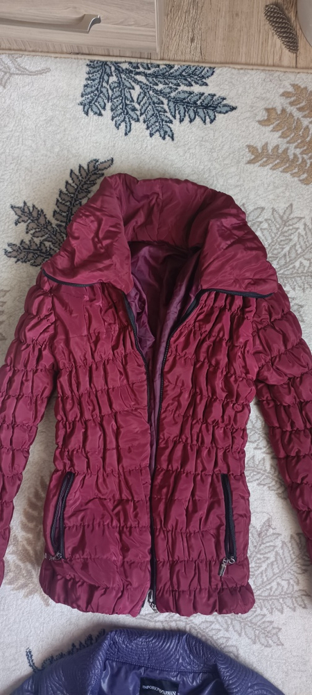 Продам две Женские куртки
