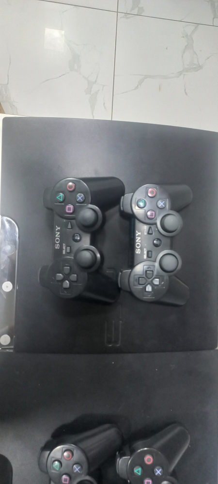 Ps3lar sotiladi 2 ta jostik kamplekt kabellari bor
