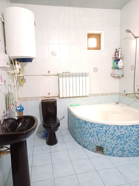 Квартира сотилади, 3 хоналик 160 м2 Нихол кольцо
