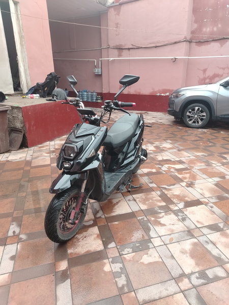 Skuter Red Line sotiladi  super narxda srochna!!!