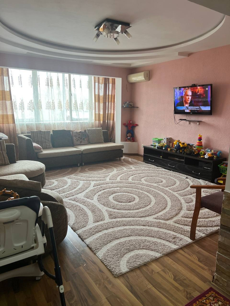 Продам 3/3/9 Метро Максим Горький