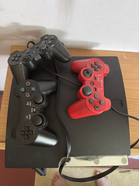 Продаю PlayStation 3 Slim прошитый с играми