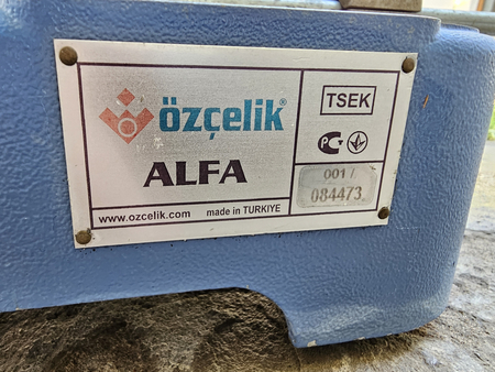 Продаётся пила торцовочная OZCELIK ALFA