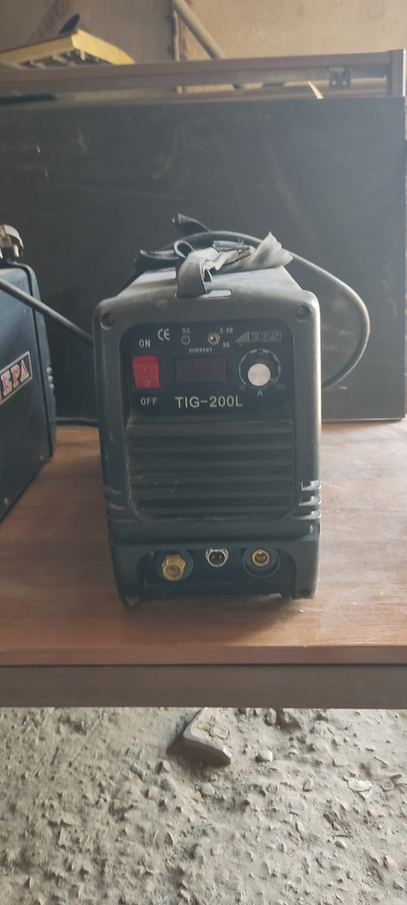 Продаётся сварочный аппарат EPA для аргона TIG -200 в рабочий