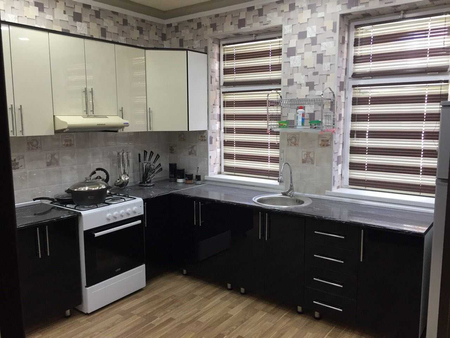 Karmana tumani Narpay Kamolot Massivi 2 qavatli 4 xona  katej sotiladi