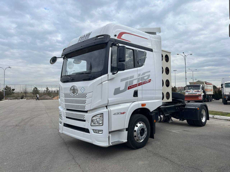 Седельный тягач FAW 4х2 CNG Метан подушка Газ