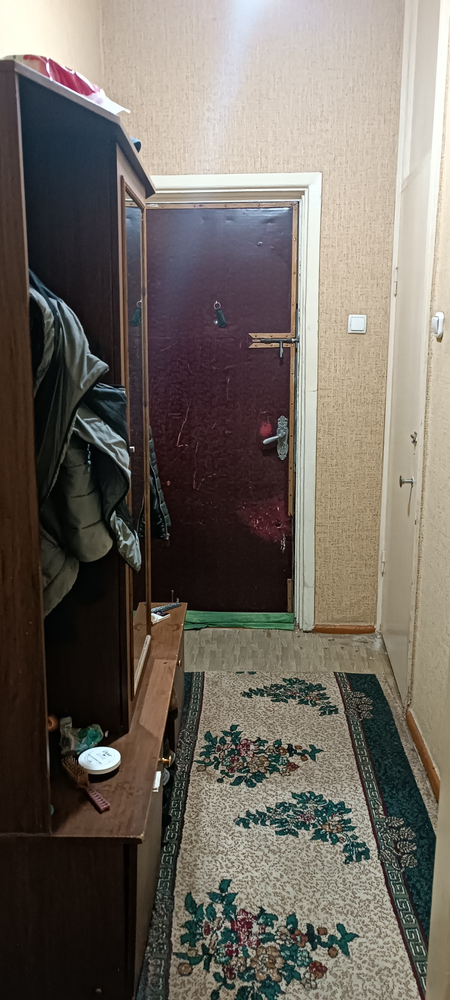 Продается своя квартира на чилонзаре 2-х комнатная. Планировка смежная