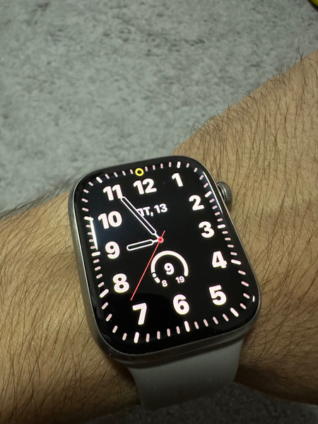 Apple Watch 7. 45 mm Titanium