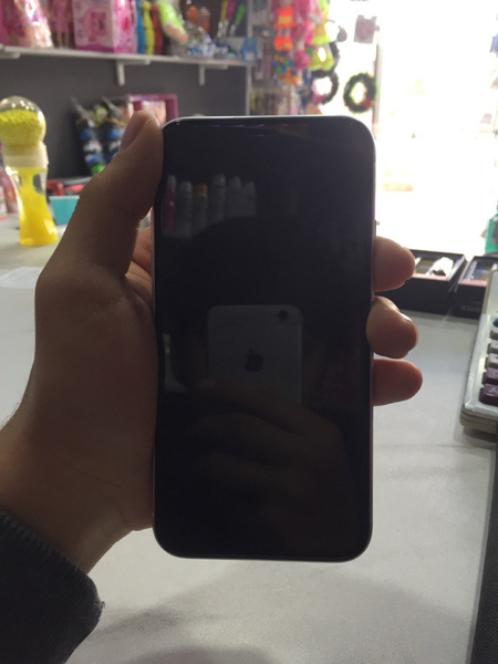 Iphone xr 64 oq srochni sotiladi