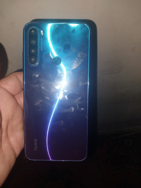 Redmi not 8 sotiladi holati idial hamma joyi yaxshi ishlidi aybi yuq