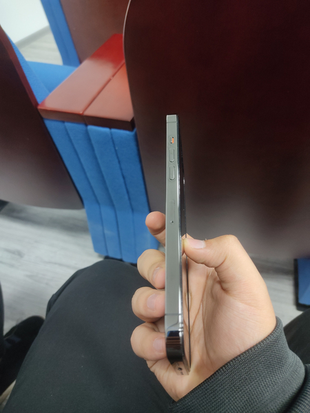 Iphone 12 Pro Max. IDEAL !!! KAROBKD