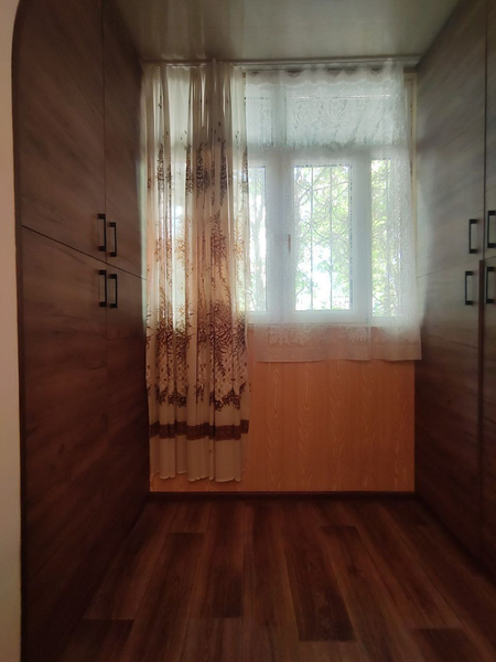 Бий ,Саехат, Макро 2/2/5 кирпич \\n2/2/5. 40м² \\nКирпич, балкон 1х3\\nКомна