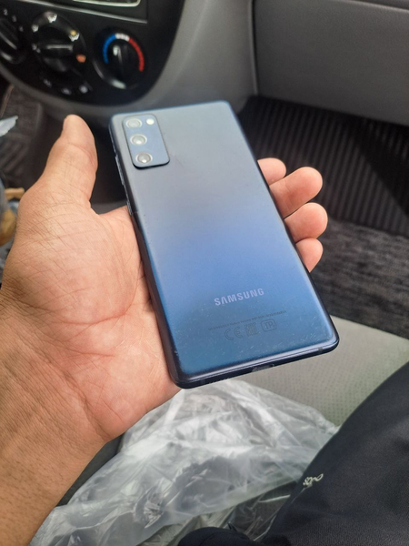 Samsung s20 fe uzimniki