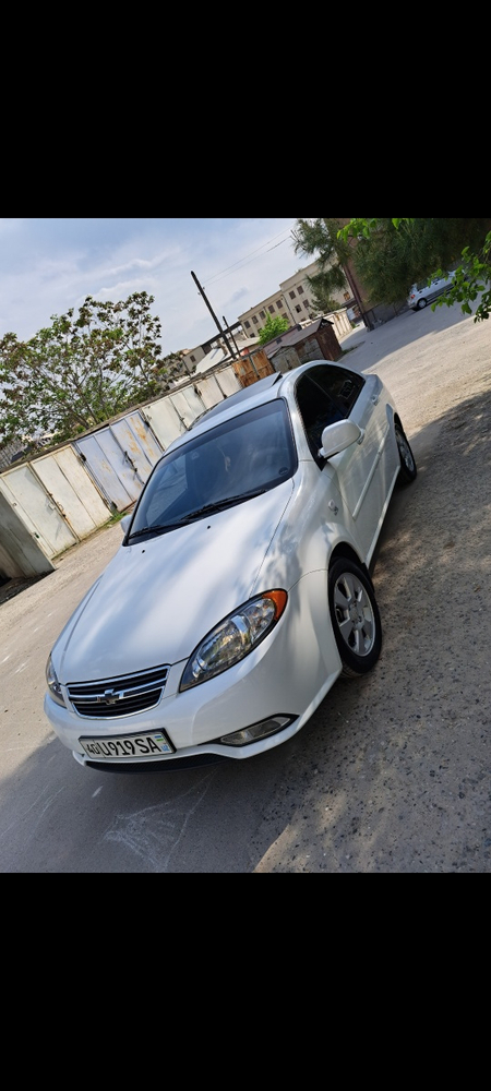 Автомобиль  жентра