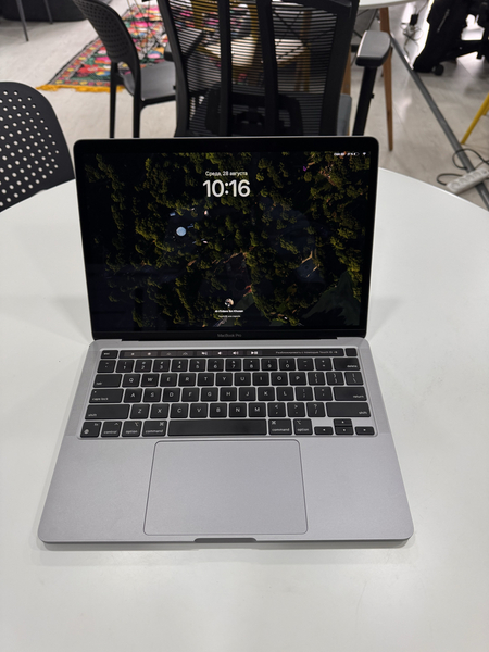 Macbook Pro 2020 M1 8/256 СРОЧНО