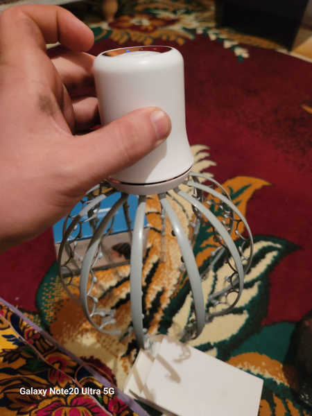 Boshni massaj qiladigan (osminok) yangi