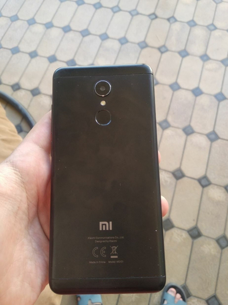 Redmi 5 o'zi 16gib holati idial zaryadkasi rasa sekin ketadi luboy red