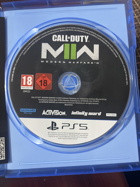Call of Duty MW2, Resident Evil Village