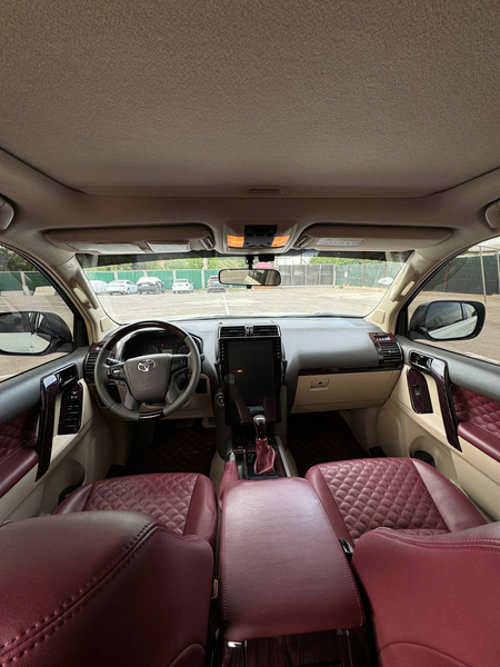 Toyota land cruiser Prado
