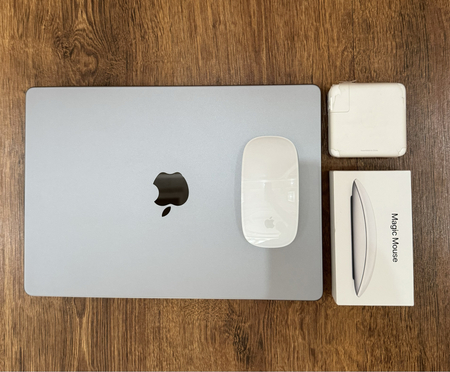 MacBook Pro M2 .