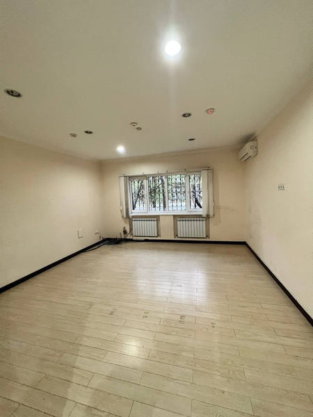 Продаётся офис 135м2 улица Мустакиллик / Дархан