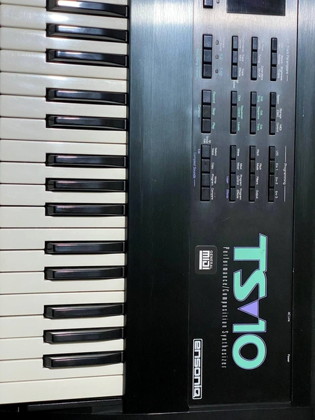 Ensoniq ts 10 Xolati idial