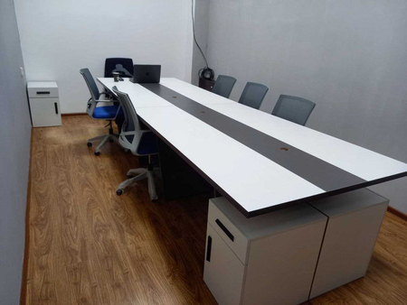 Siz izlagan ofis mebellari