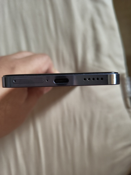 Продам vivo v25 в хорошем состоянии