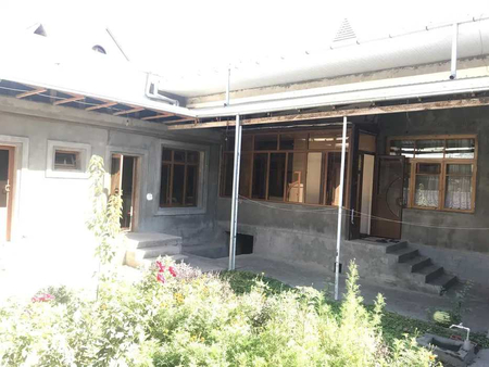 Срочно продается участок в махалле Ракат  3,67 соток 7х ком