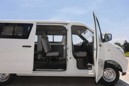 DONGFENG DAMAS GAZELLE 2023 года - микроавтобус на 9-11 мест.