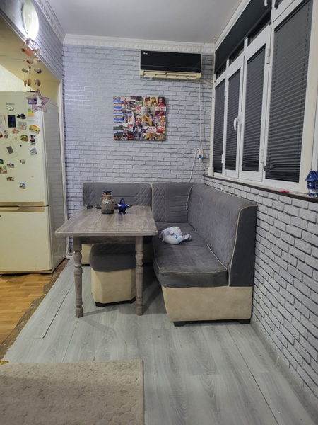 Срочно. Юнусабад 4. 2ком переделанная в 3