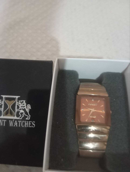 Часы  наручные  с браслетом RADO