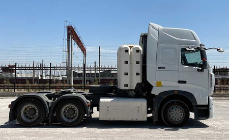 Тягач Howo T7H 6x4 CNG метан газли, подушкали, AMT