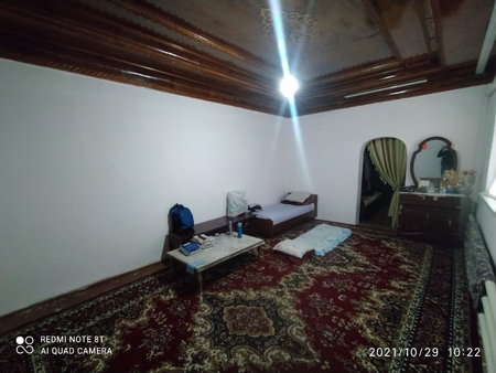 Hosilotda Markaziy kocaga yaqin joyda 7 xona 7.5 sotiq