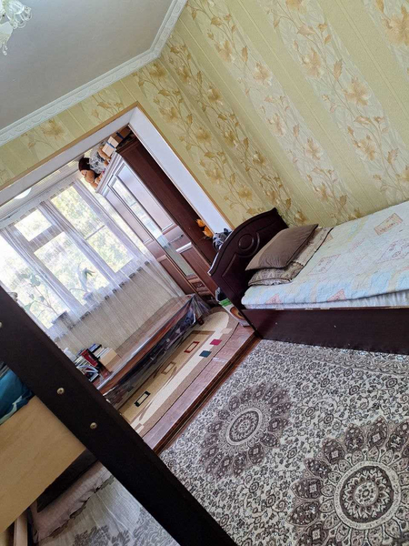 Mikrarayon hududida kvartira sotiladi!