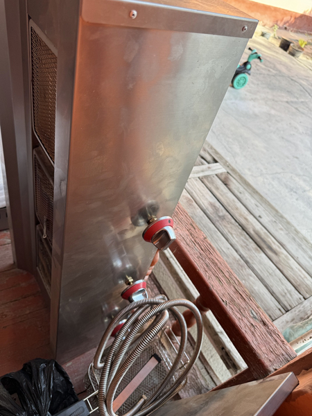 Hot dog apparatlari sotiladi