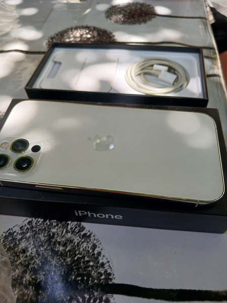 IPhone 12pro 256гб