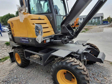 Экскаватор мини VOLVO EW60C