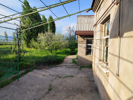 Uy sotiladi toshkent viloyati yangiovil