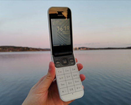 Новый / Yengi Telefon Nokia flip  2720 / Uz imei utgan