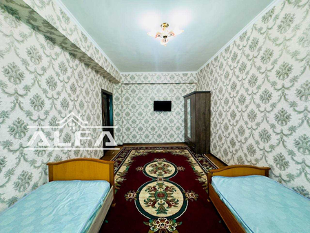 1 xonali 42m² 2-qavat uy sotiladi