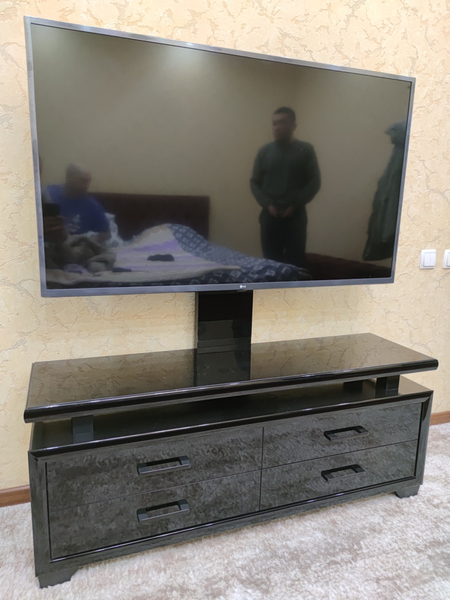 Podstavka pod televizor