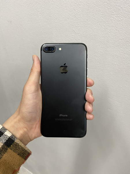 Iphone 7+ 32Gb qora LlA 69 yomkst hamma narsasi radnoy