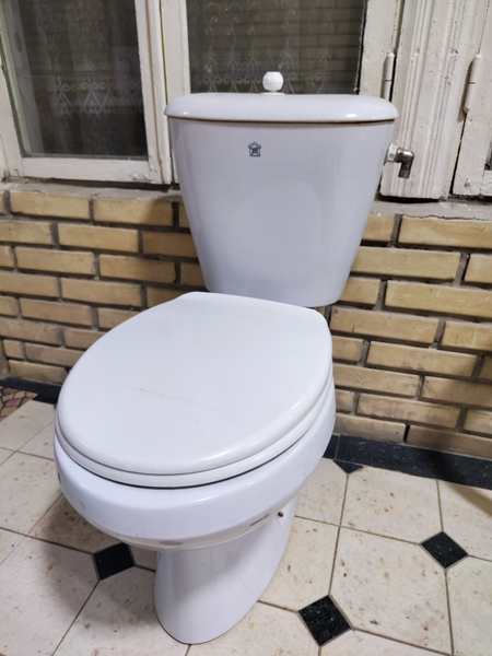 Продается унитаз