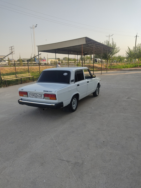 vaz 2107 sotiladi
